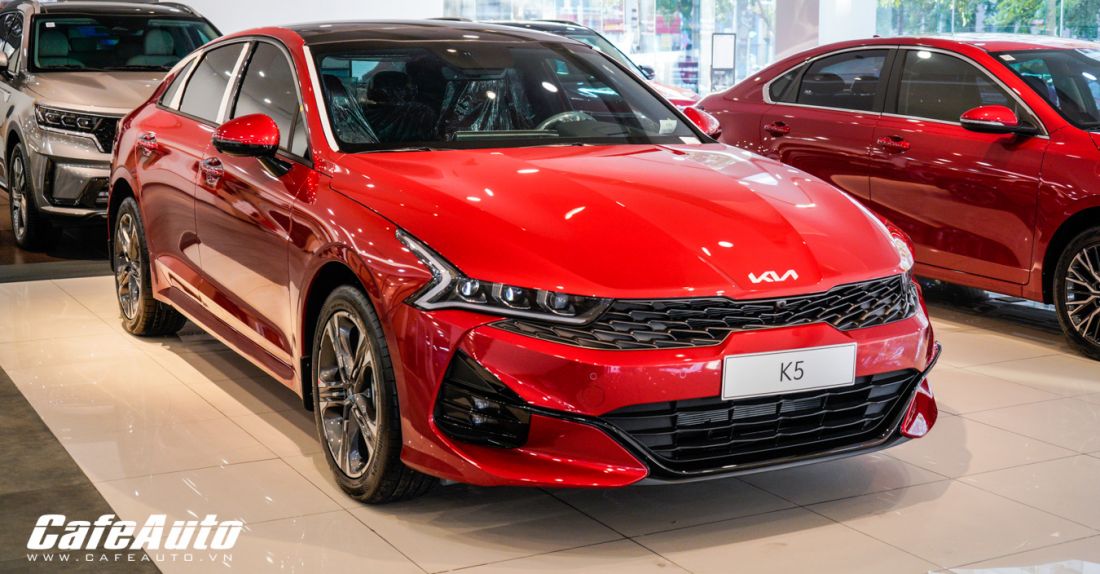 Cận cảnh Kia K5 GT-Line giá 1.069 tỷ đồng tại đại lý
