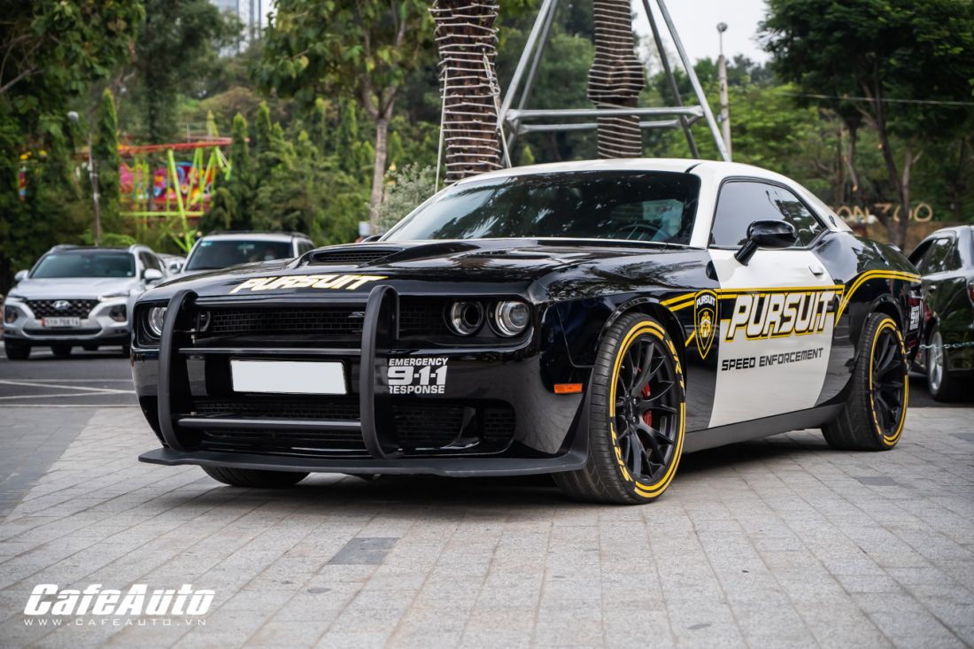 Dodge Challenger SRT Hellcat tái xuất với kiểu độ độc