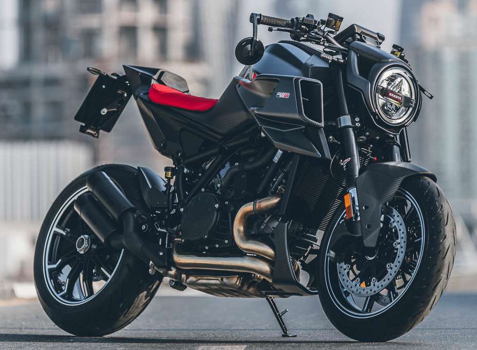KTM x Brabus 1300R: gói gọn trong 2 từ 'siêu phẩm'