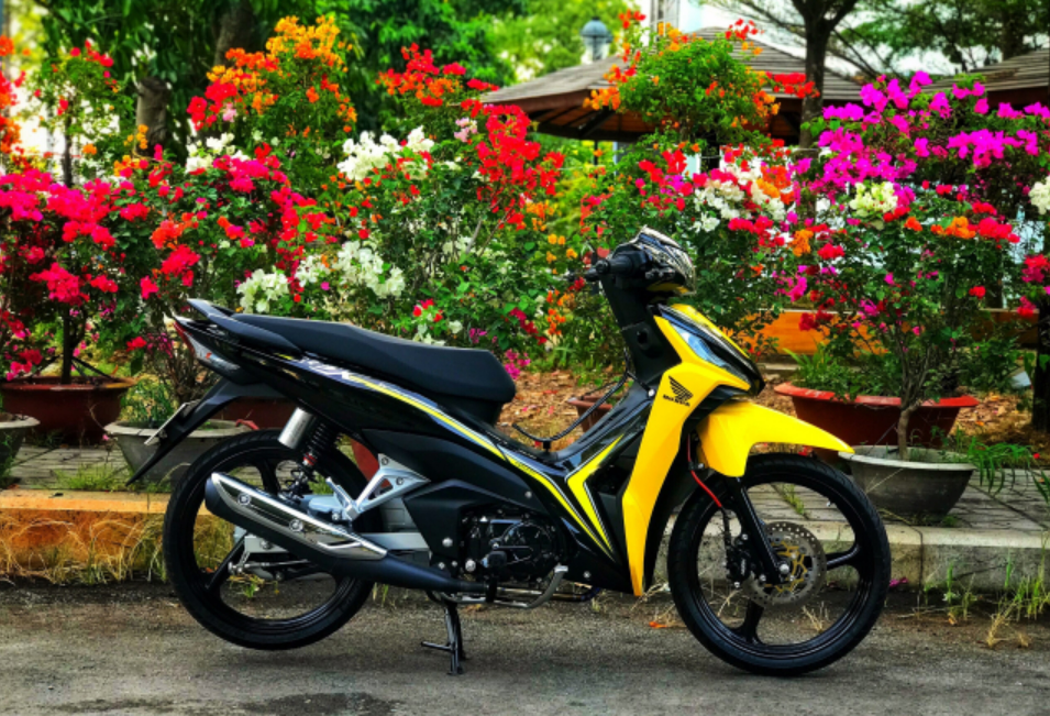 Dân chơi Đồng Nai độ Wave RSX bằng nhiều công nghệ tân tiến, đắt hơn cả ...