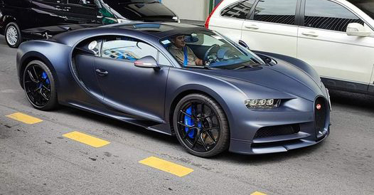 Đại gia Campuchia lái Bugatti Chiron Sport 110 Ans sang Thái Lan chơi ...