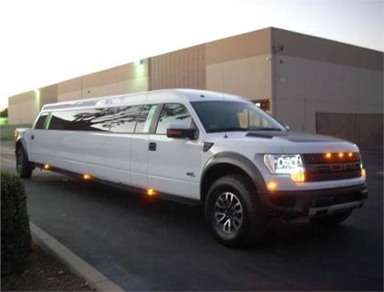 Ford F-150 Raptor biến thành limo cực độc tại Trung Quốc