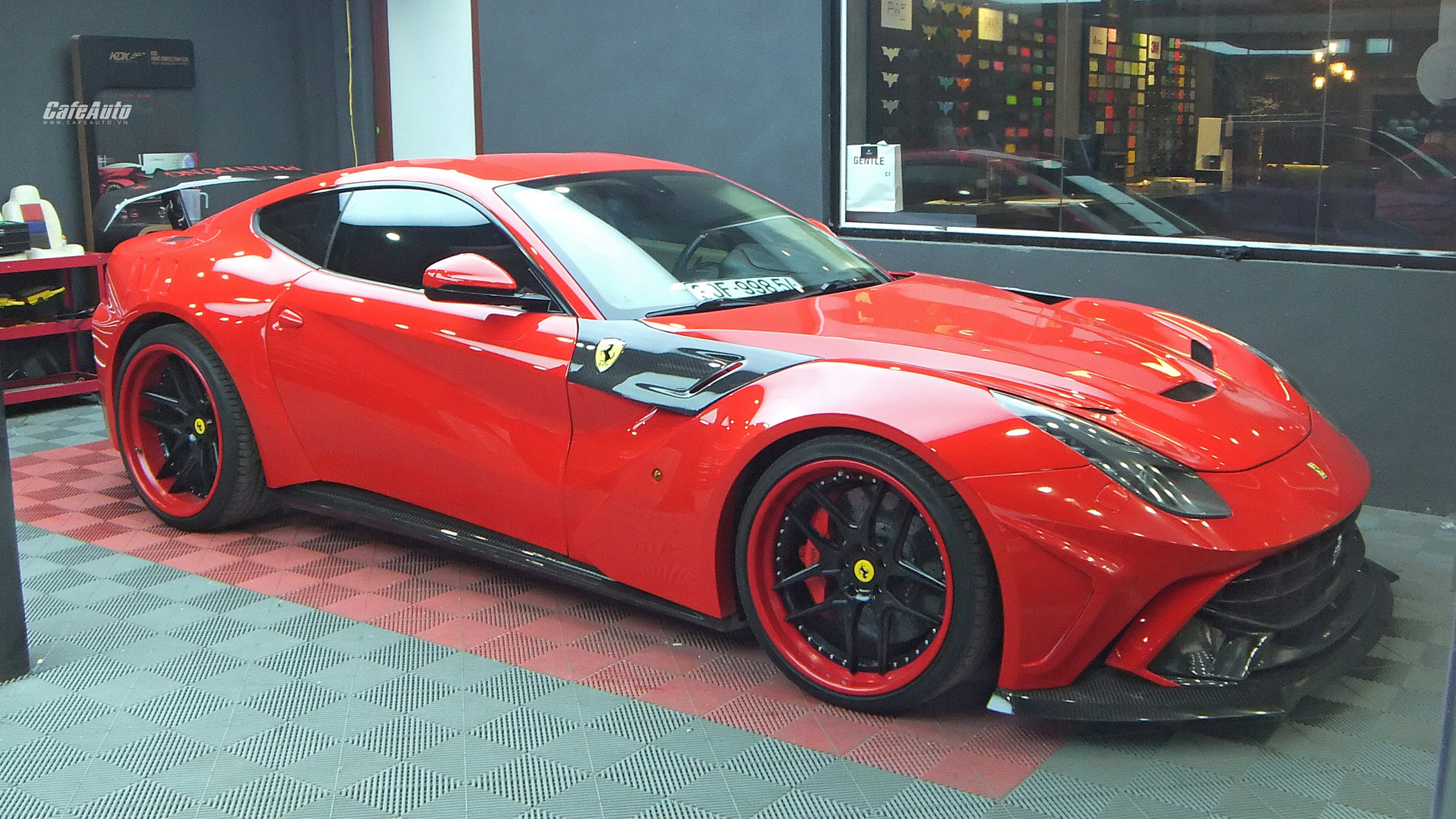 Cận cảnh “hàng thửa” Ferrari F12 Berlinetta độ Duke Dynamics độc nhất ...