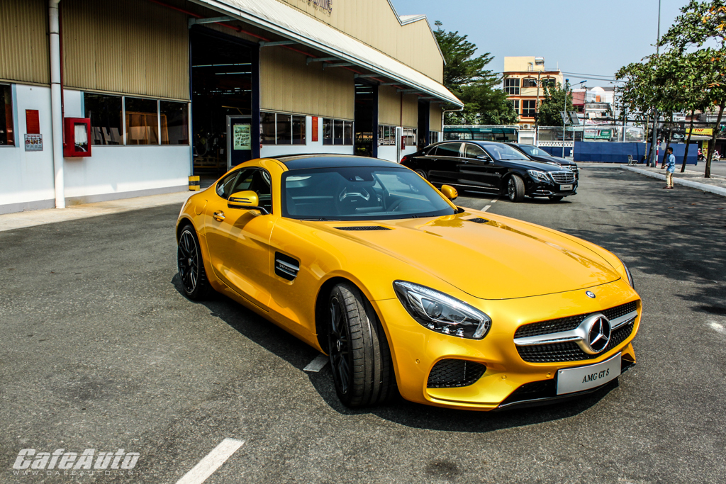 Soi vẻ hầm hố của siêu xe 8 tỷ Mercedes-AMG GT S