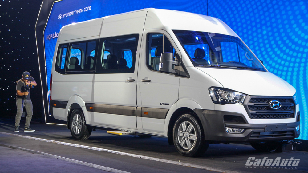 Điểm nóng tuần: Minibus 16 chỗ Hyundai Solati ra mắt tại Việt Nam, giá ...