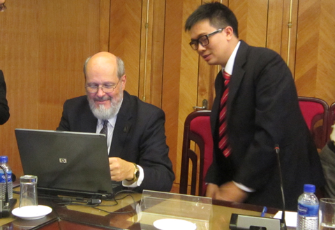 "Tỷ phú Forbes đến Việt Nam" vì lỗi dịch thuật - CafeLand.Vn