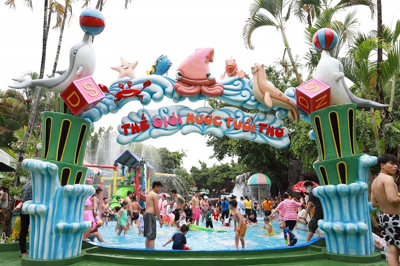 Ghé thăm khu vui chơi giải trí Công viên nước Đầm Sen