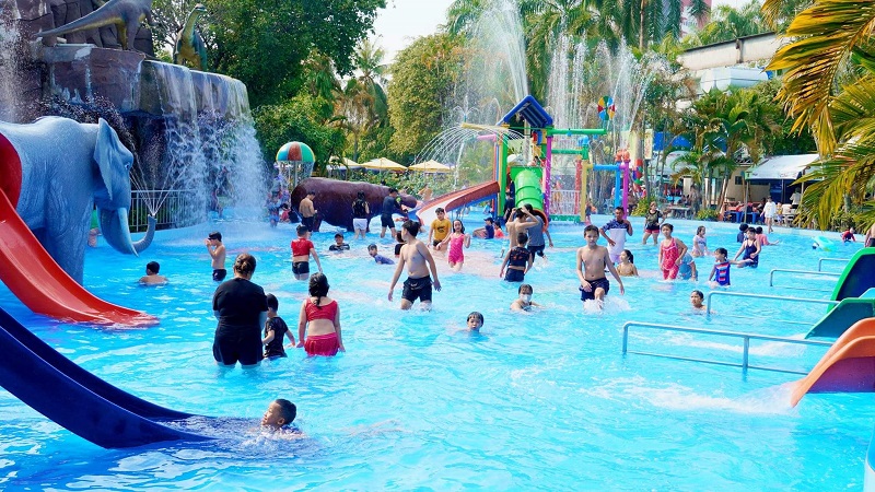 Ghé thăm khu vui chơi giải trí Công viên nước Đầm Sen